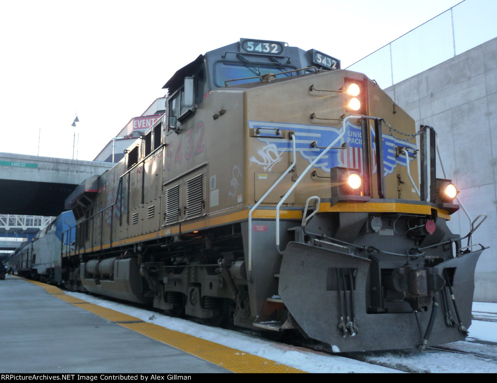 Looking Up @ UP 5432 East